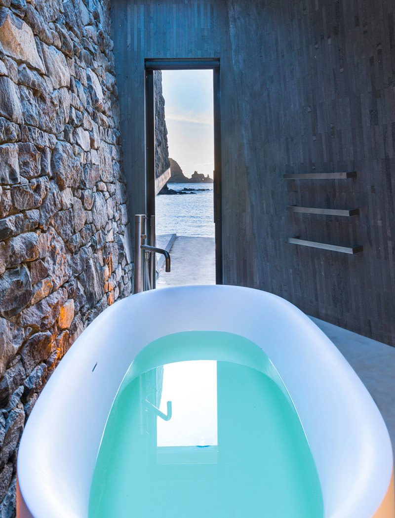 Seascape - A Romantic Coastal Hideaway