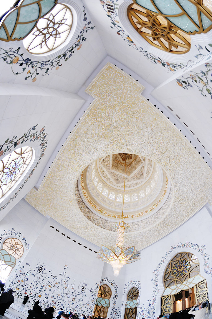 The World’s Most Beautiful Mosque in 17 Photos