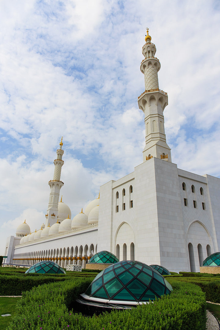 The World’s Most Beautiful Mosque in 17 Photos