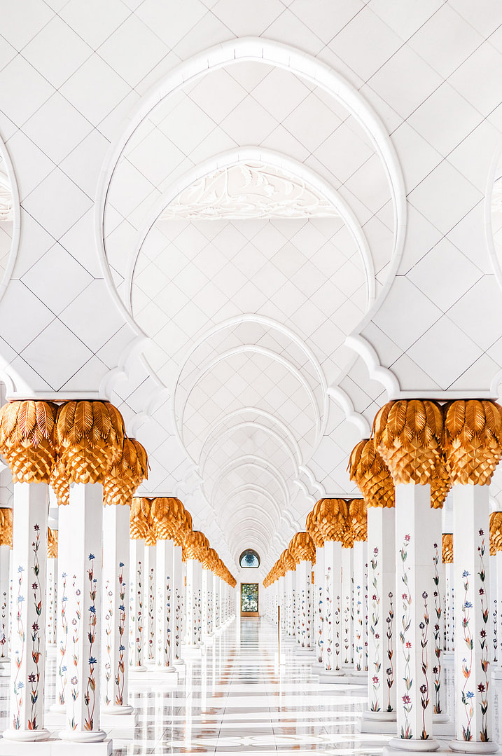 The World’s Most Beautiful Mosque in 17 Photos