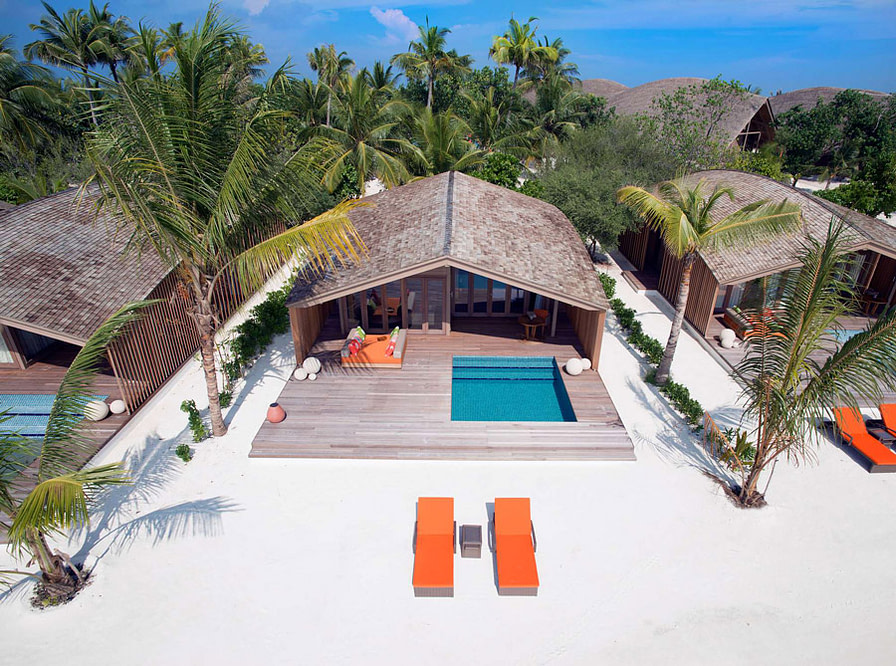 35 Beautiful Aerial Photos of the Maldives' Island Resorts