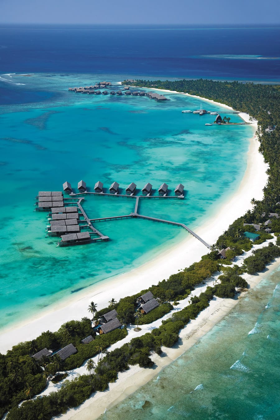 35 Beautiful Aerial Photos of the Maldives' Island Resorts