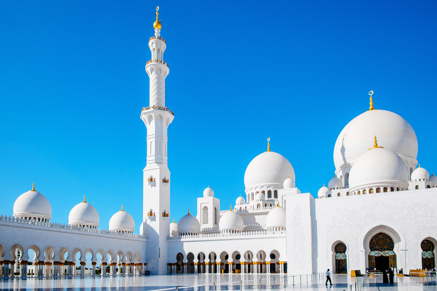 The World’s Most Beautiful Mosque in 17 Photos