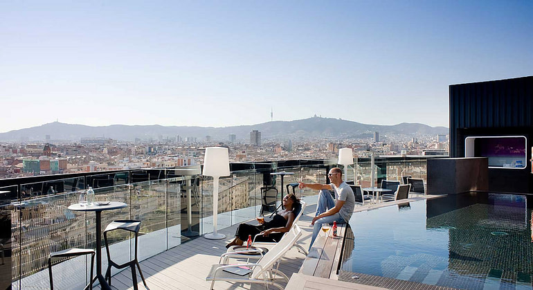 27 Rooftops in Barcelona for Bars, Cocktails, and Sunset Views